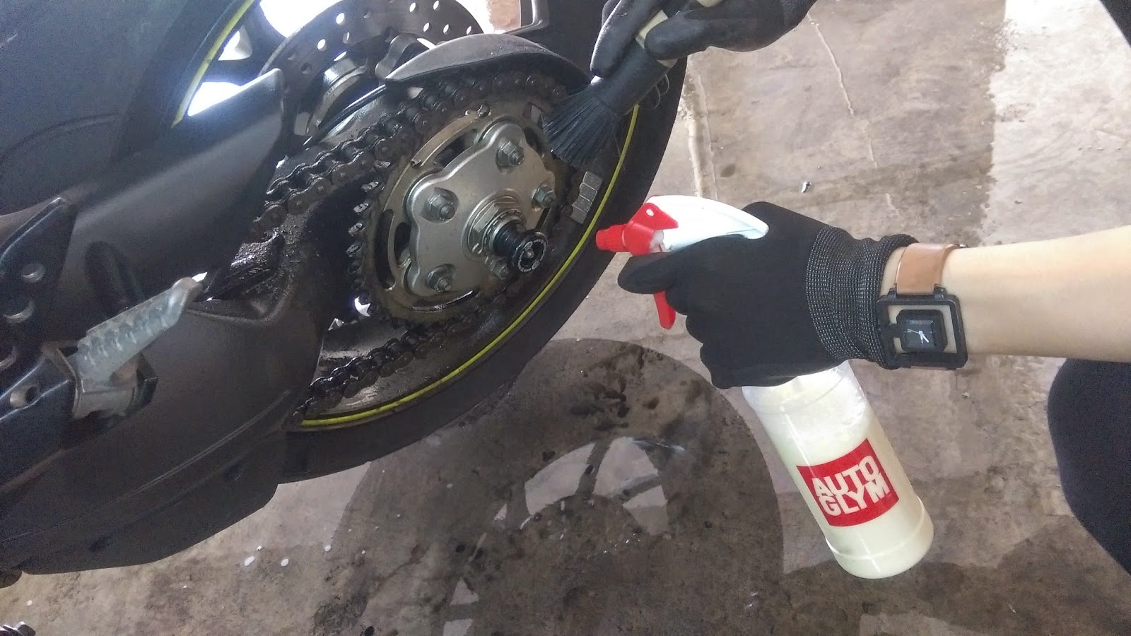 Vaune Phan: A Luxurious Spa For Bikes - By Equator Brotherhood (EQBH)