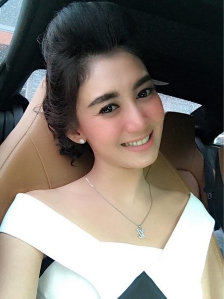 SCANDAL VIDEO BOKEP MESUM MODEL HOT INDONESIA