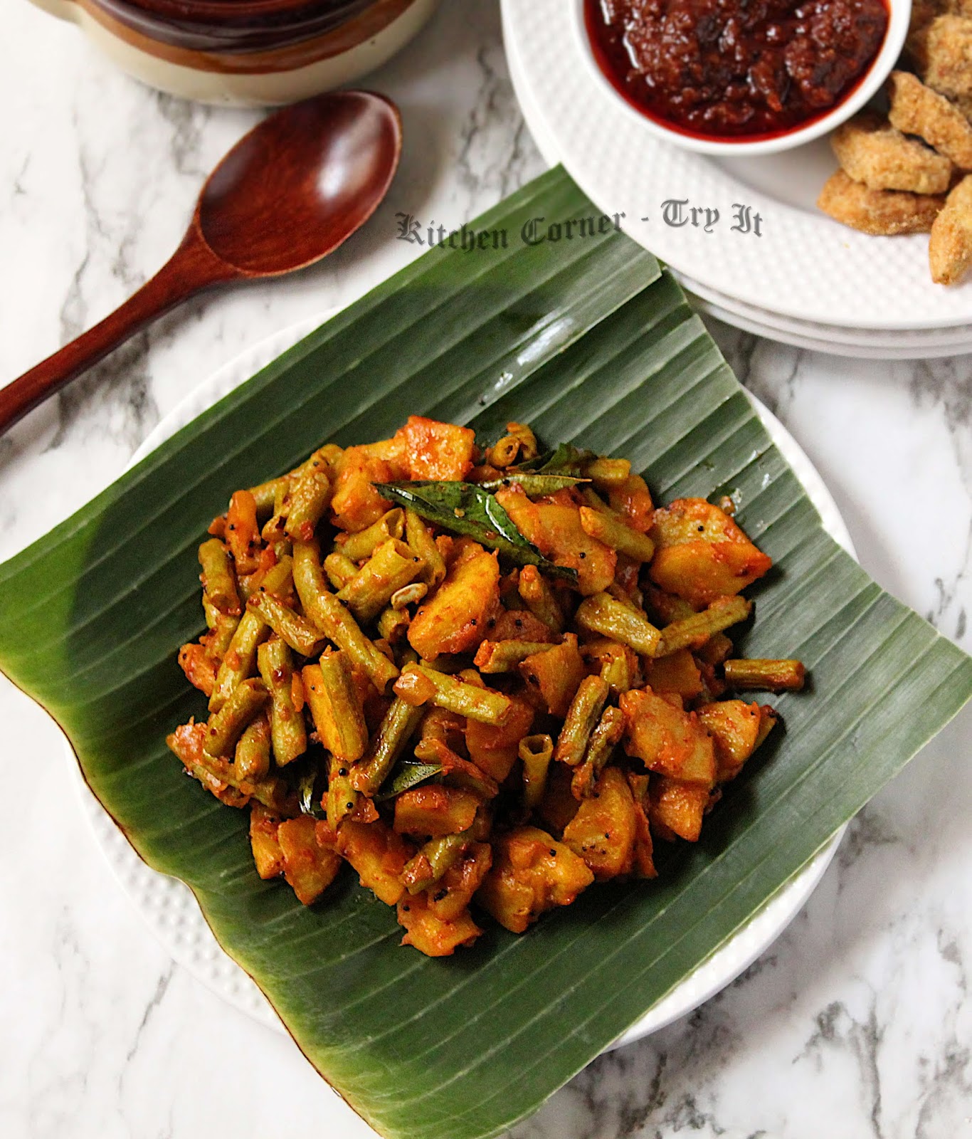 Achinga Payar Kaya Mezhukkupuratti/ Raw plantain and Yard Long bean ...