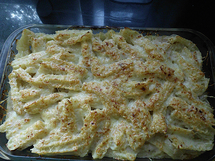 UEP!: PASTA CAPRICCI CON BECHAMEL Y CEBOLLA.