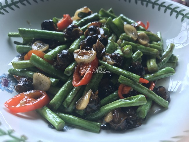 Kerang Goreng Kacang Panjang Dengan Serbuk Lada Hitam - Azie Kitchen