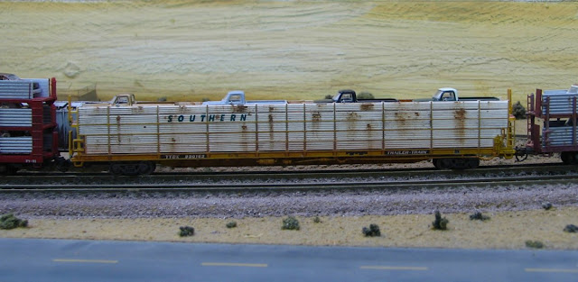 Needles Division Santa Fe RR N Scale: 1981 N Scale Auto Rack led by ...