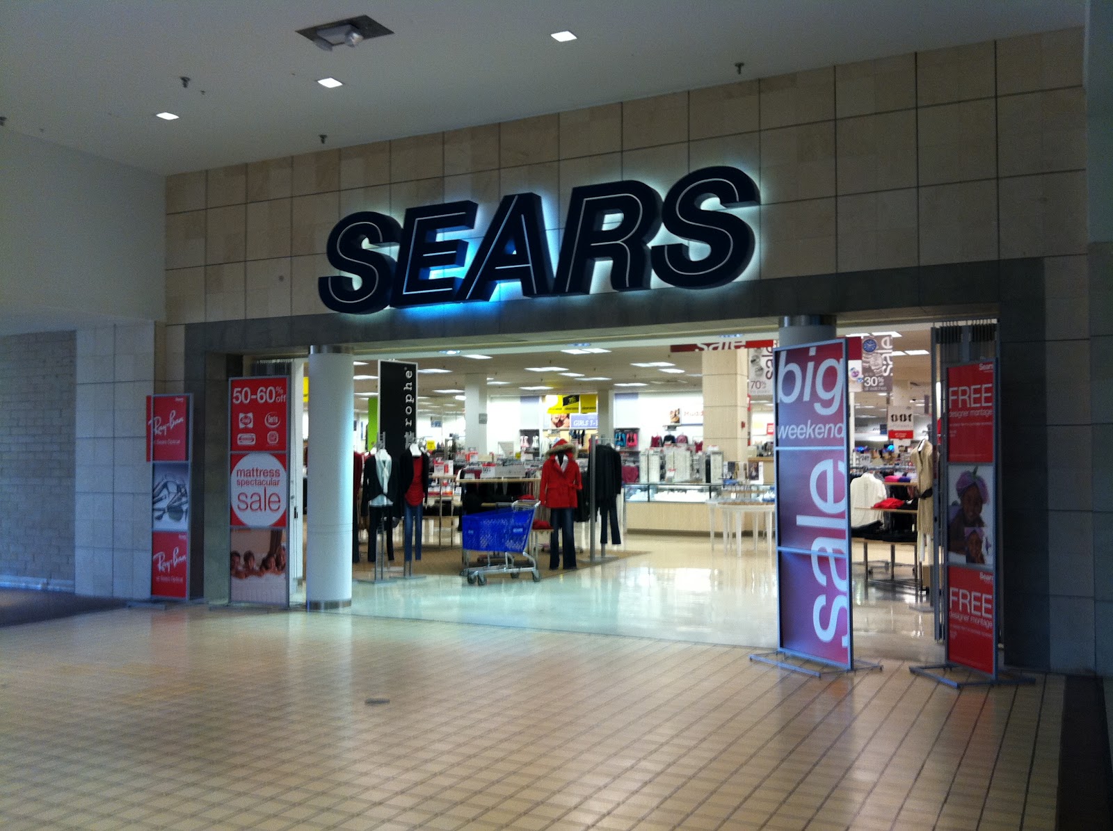 Dead and Dying retail: Former Sears store in Statesville, North Carolina