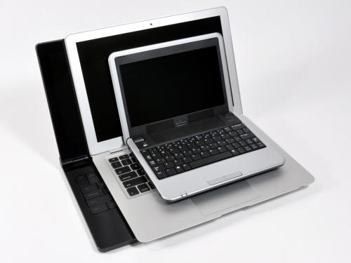 Komputer Masyarakat: Perbedaan Personal Computer (PC) dengan Laptop ...
