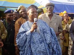 O N I G E G E W U R A: The Godfather and the Governor: How Lamidi ...