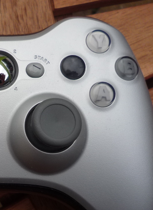 30-something gamer: Official Wireless Xbox 360 controller (silver) - review