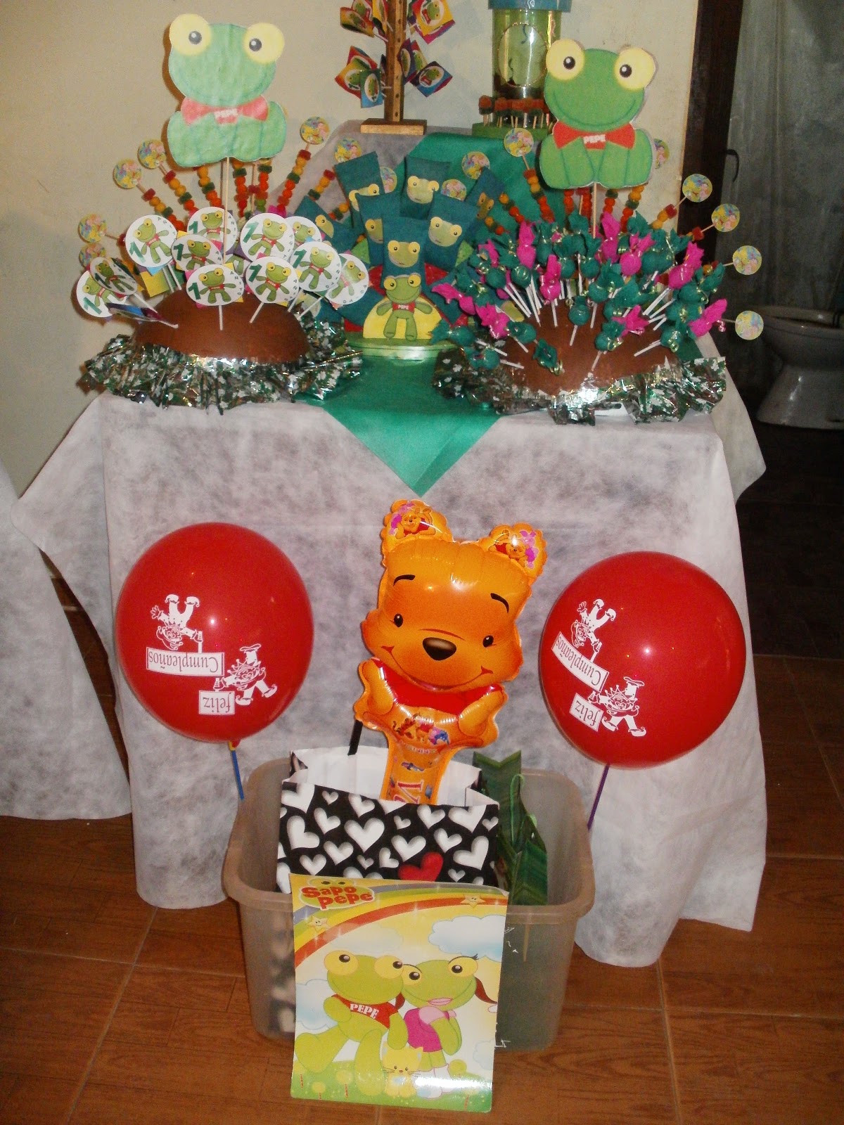 O&C Cotillón Artesanal: Cumple de José fiesta temática Sapo Pepe