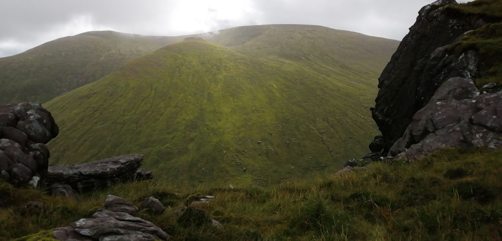 HOWLINGMIST: The Slieve Mish Mountains on the Dingle Peninsula