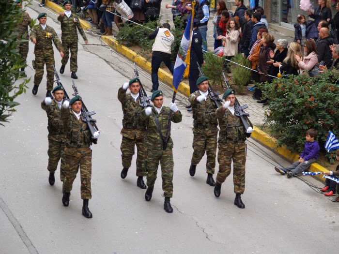 Naouseika - Nea: ΣΑΡΩΣΕ Η Β'ΜΟΙΡΑ ΚΑΤΑΔΡΟΜΩΝ ΣΤΗΝ ΣΤΡΑΤΙΩΤΙΚΗ ΠΑΡΕΛΑΣΗ ...