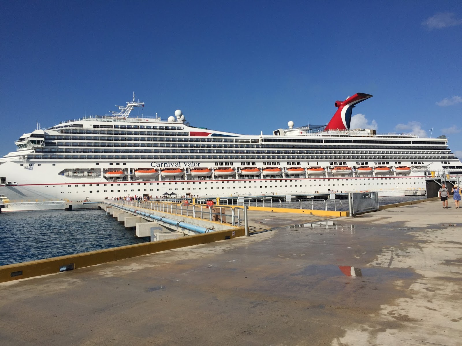 CRUISE LIKE A DAVIS : Girls Gone Cruising- The Carnival Valor 2017