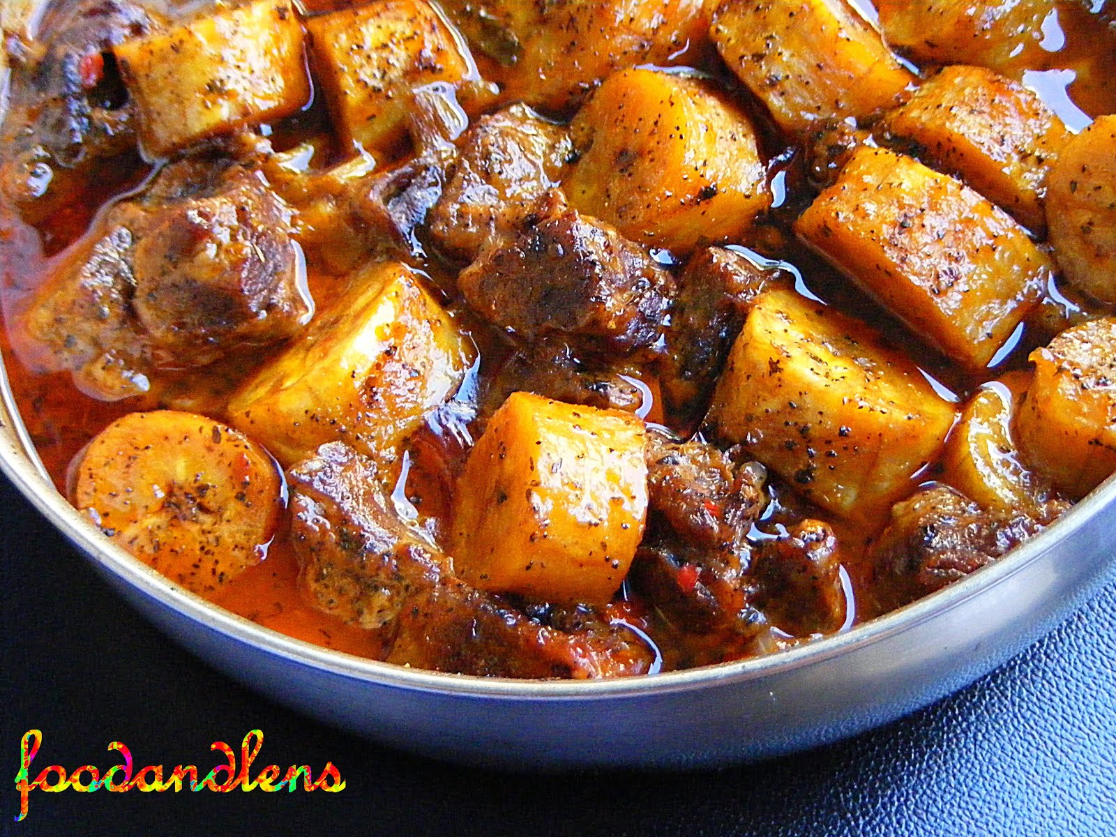 Food and lens: Guiso de ternera con plátano (Plantain and Beef Stew)