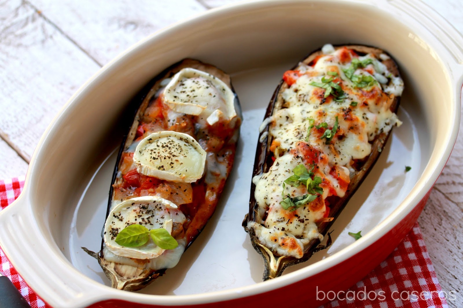 Bocados Caseros: BERENJENAS RELLENAS DE VERDURA DE TEMPORADA