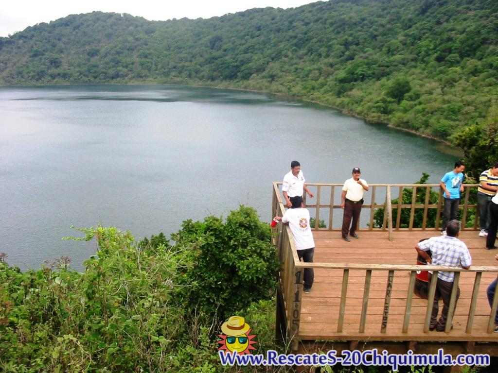 CENTROS TURISTICOS DE NUESTRA GUATEMALA : VOLCAN DE IPALA Y LAGUNA DE IPALA