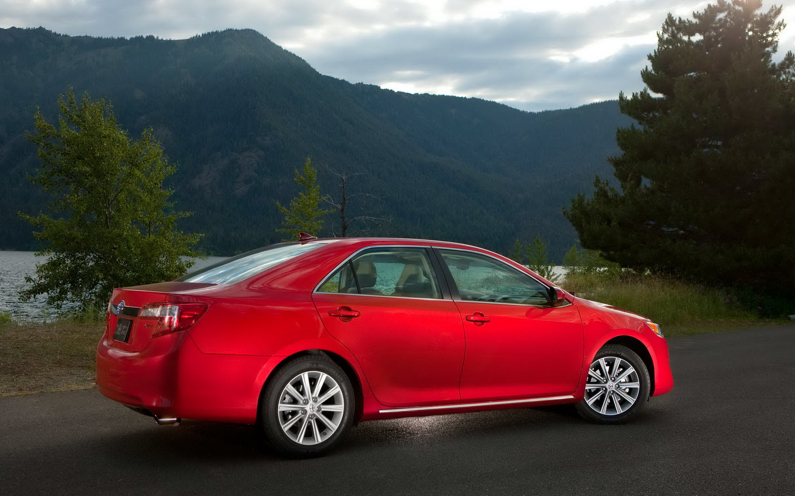 Toyota introduces Seventh-Generation Camry for 2012