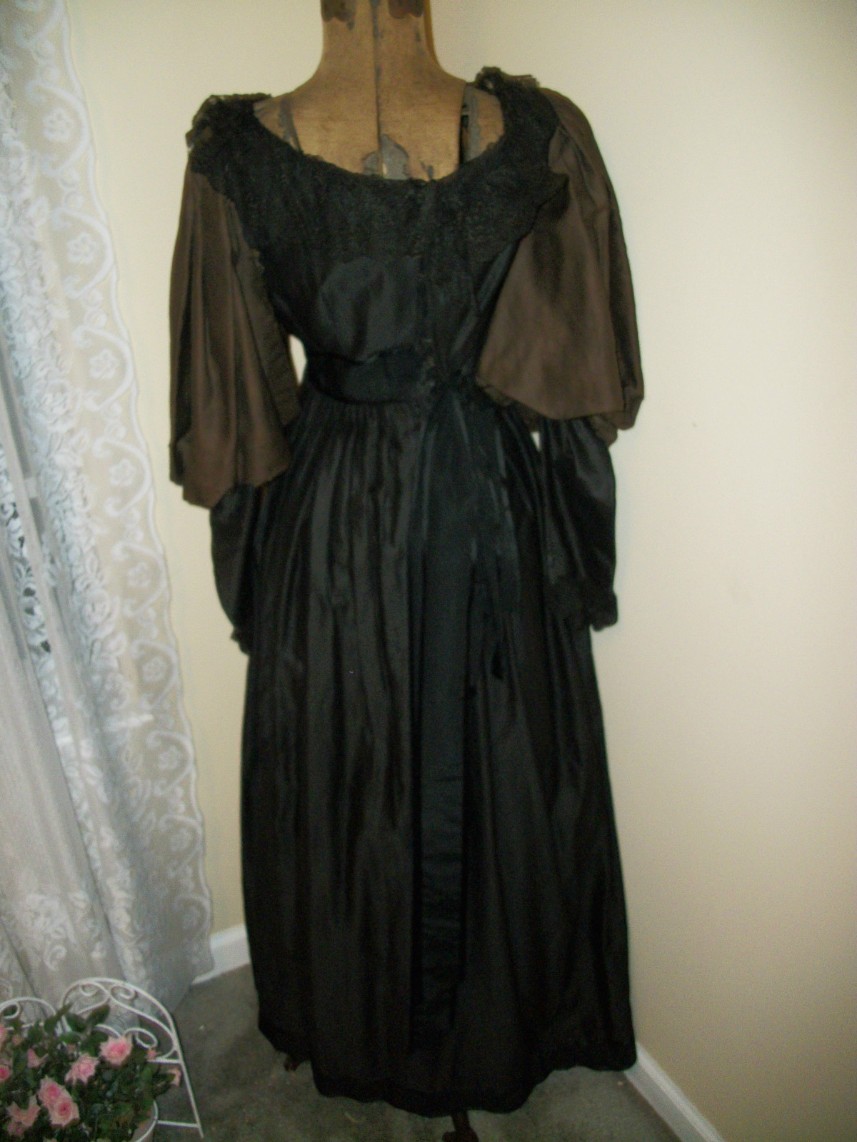 All The Pretty Dresses: Dress Circa 1892