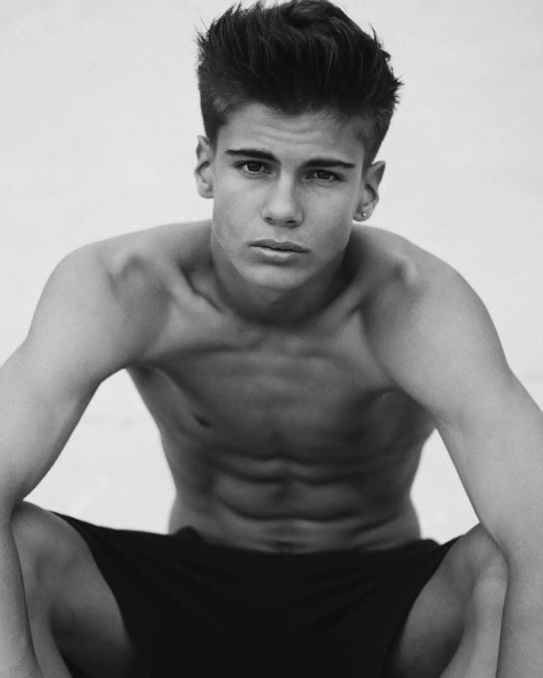 Sun Seekerz!: Victor Perez 4