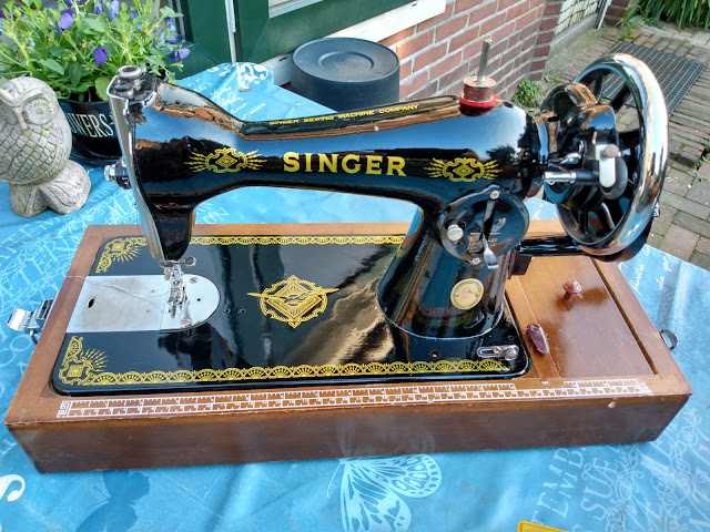 RustyDaytrips.nl: Singer 15 NL-K "Nostalgia" series Sewing machine