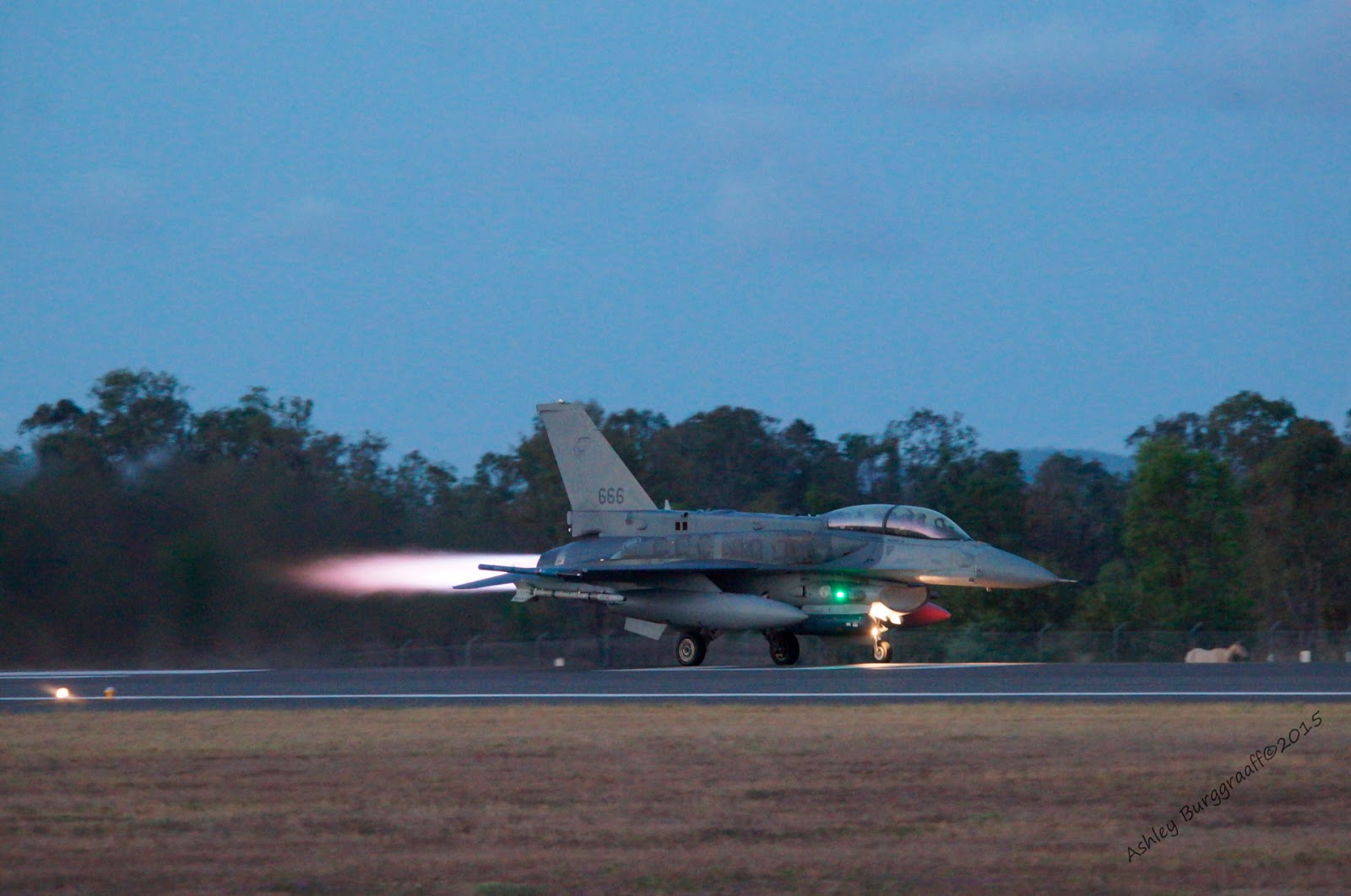 Air Queensland.blogspot: Republic of Singapore Air Force (RSAF) F-16D ...