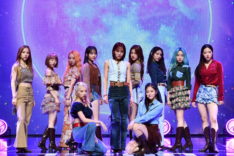 Según informes la agencia de LOONA "Block Berry Creative" se enfrenta a ...