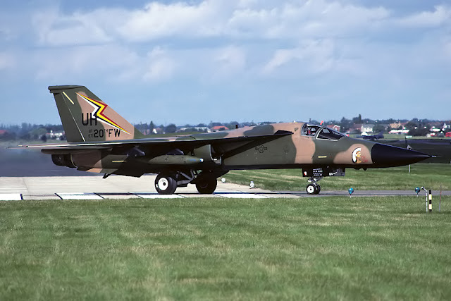 Happyscale-Modellbau: General Dynamics F-111 Advaark - Academy 1/144