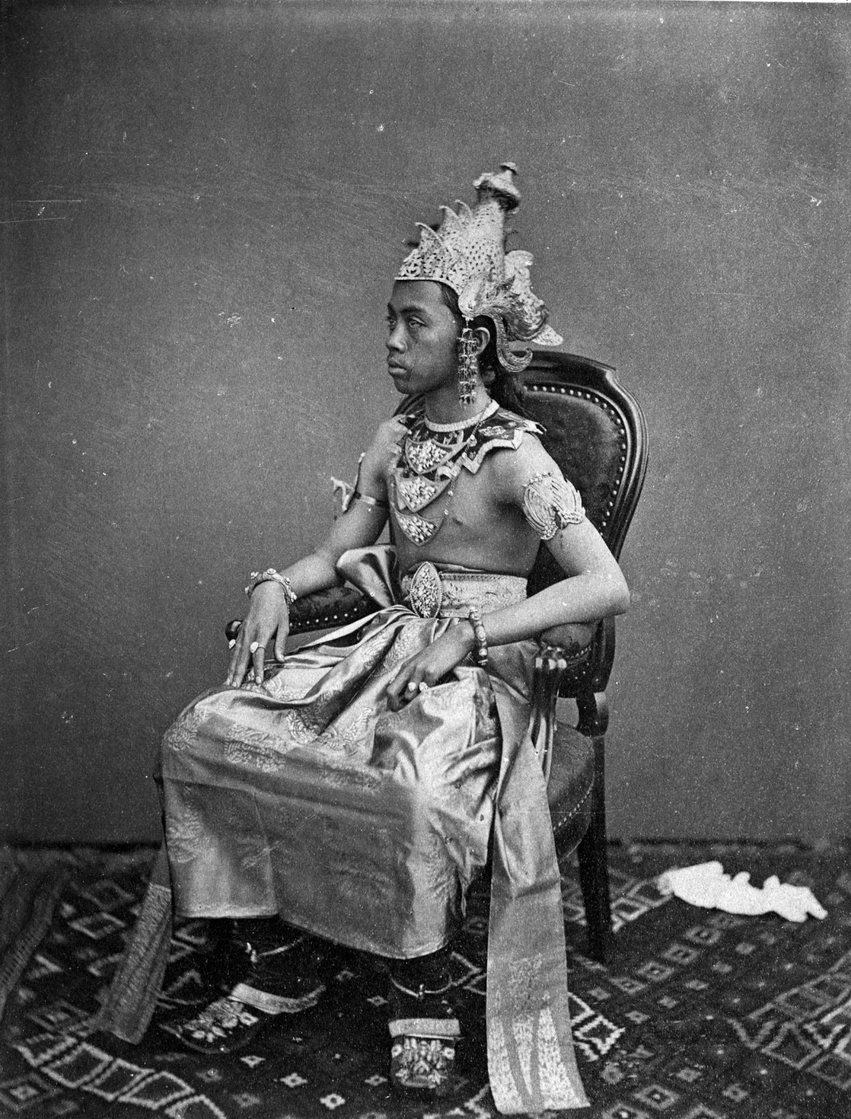 Indonesia Zaman Doeloe: Foto-foto bangsawan keraton Jawa di awal abad ke-20