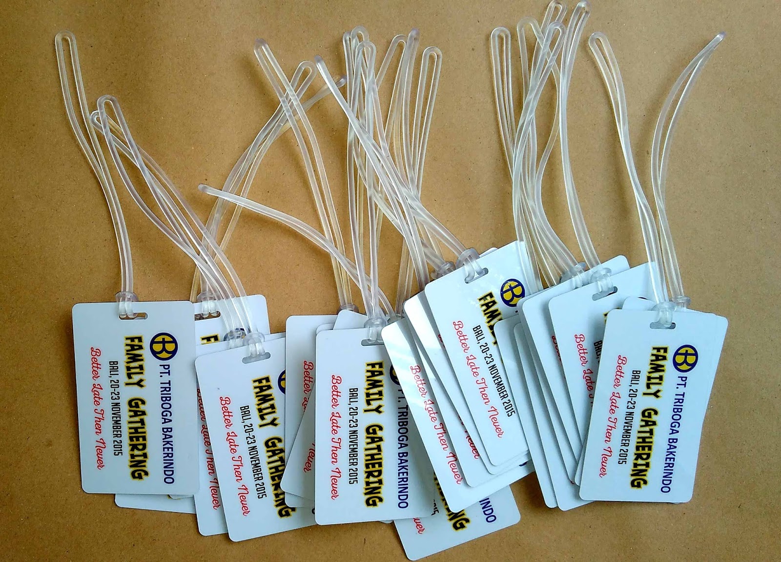 Kreasi Mitramedia - desain dan cetak: LUGGAGE TAG dan ID CARD