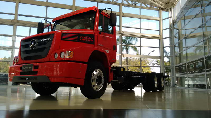 Último MB Atron 2324 é leiloado por...