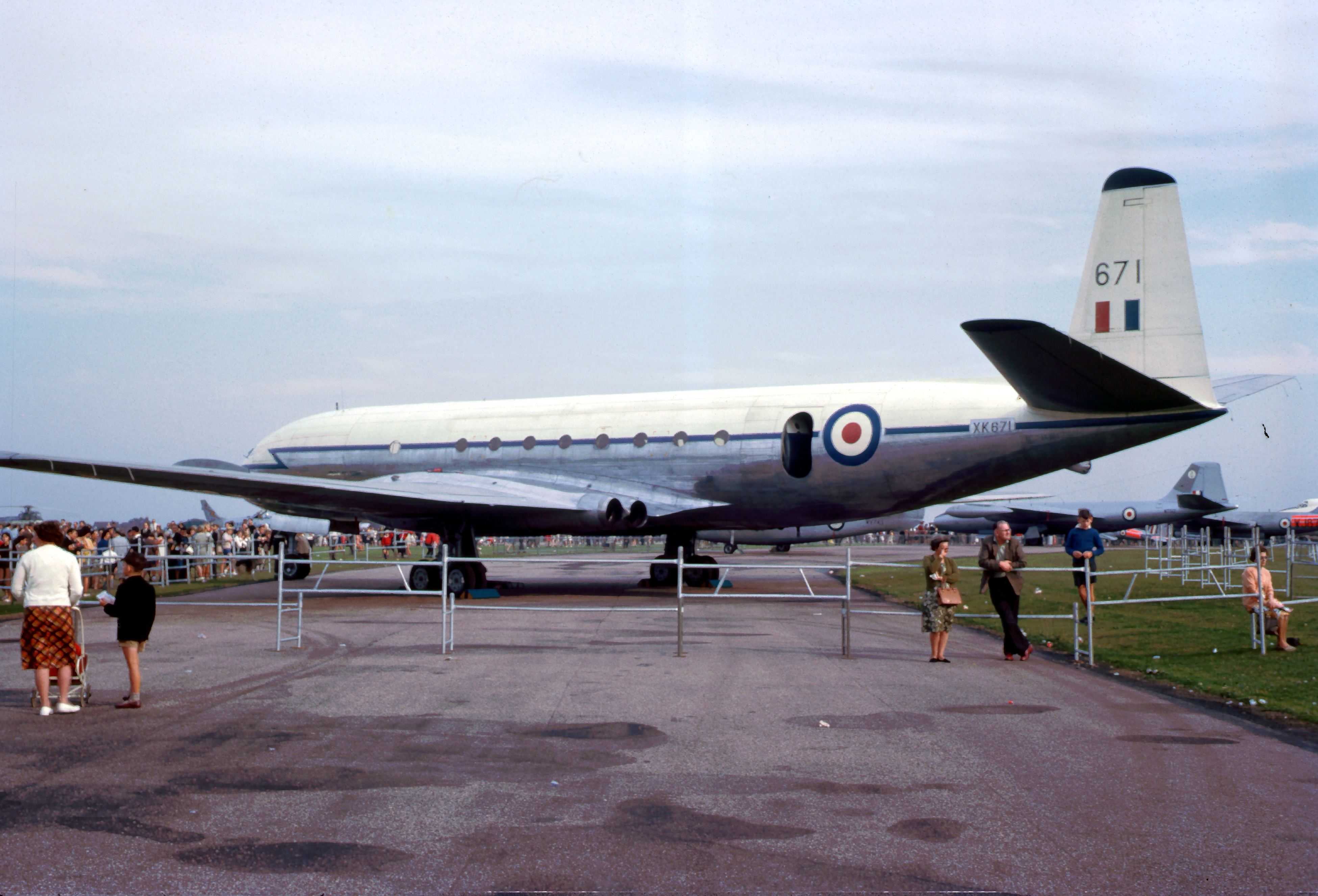 Olivers Aviation Corner: RAF Maintenance Serials 7900M - 7999M.