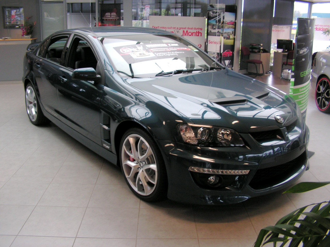 on four wheels: HSV Canberra Owners Club Show'n'Shine - Oct 29 2011