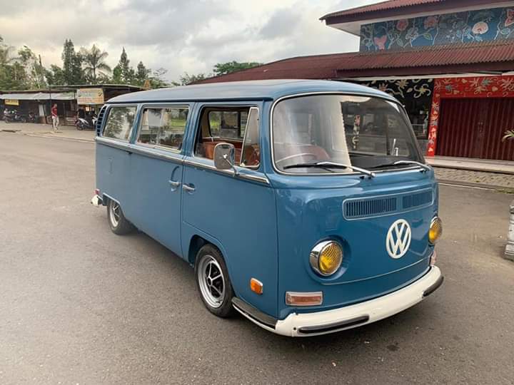 MOBIL ANTIK VW Kombi Double Sliding Doors Original - LAPAK MOBIL DAN ...