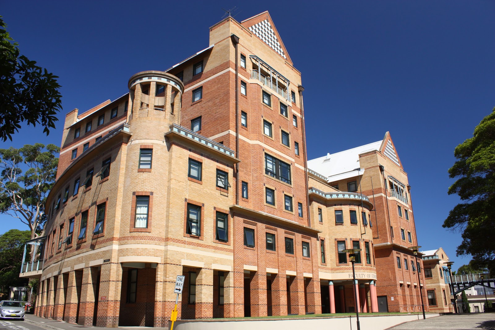 Sydney - City and Suburbs: Camperdown, University of Sydney, Faculty of ...