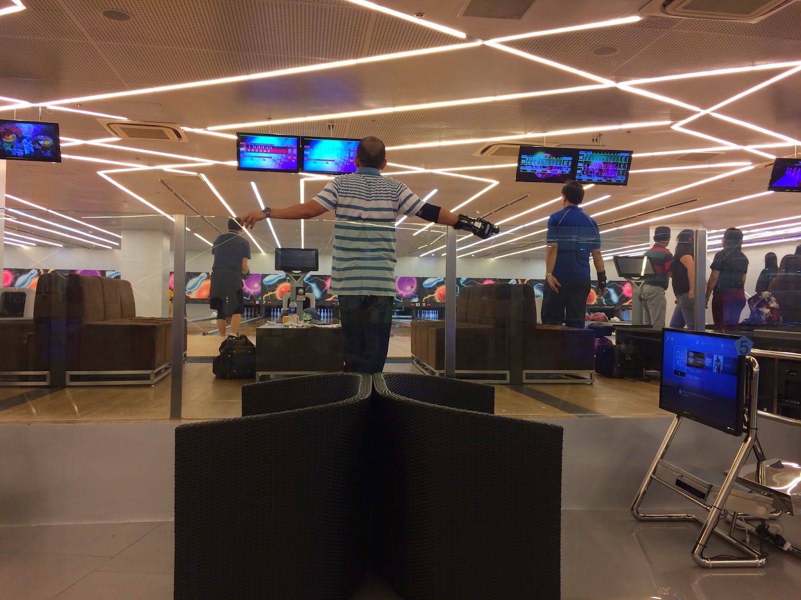 What Mary Loves: Sporty Saturday: SM Megamall Bowling Alley