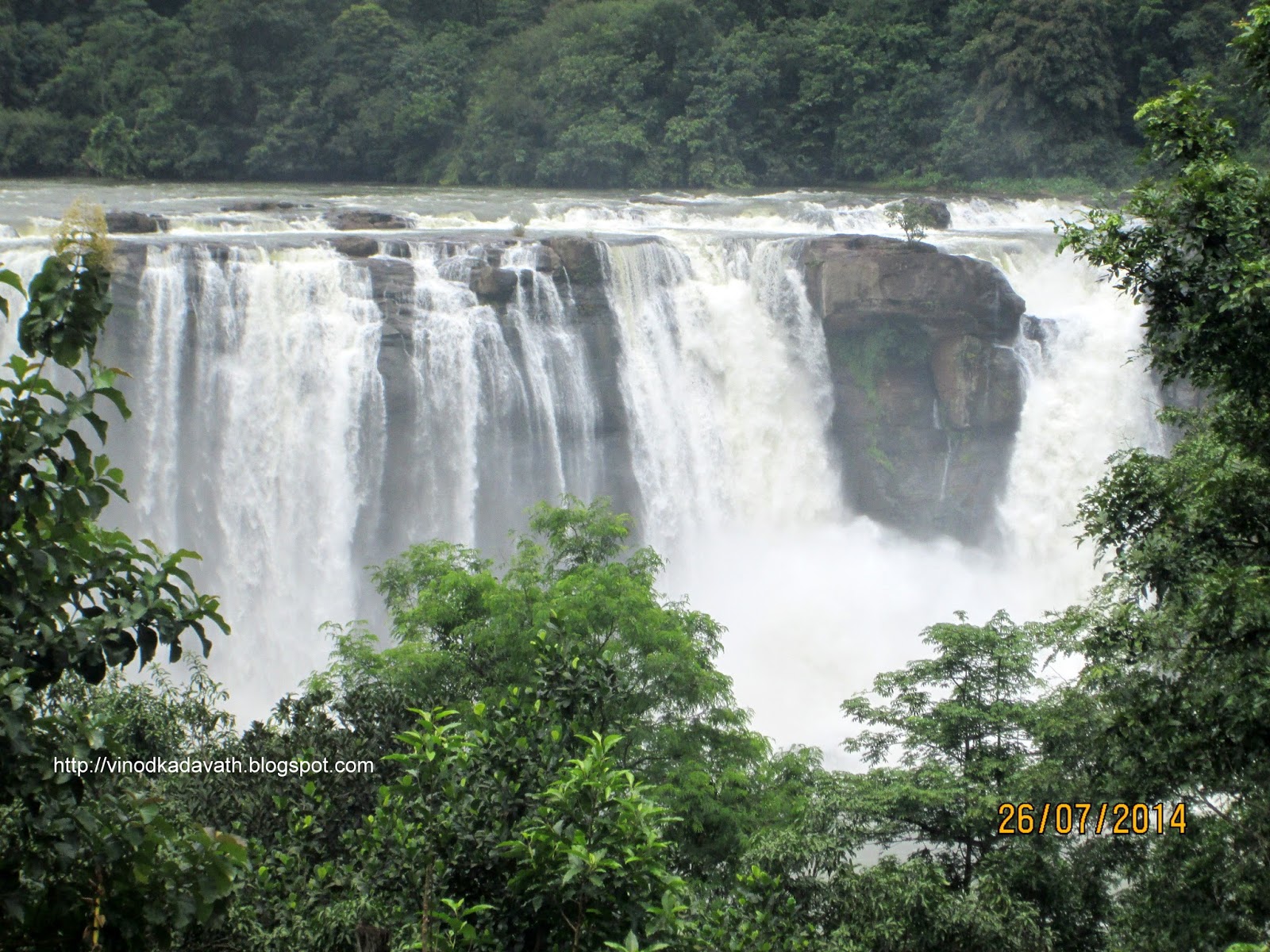 The Untouched beauty of Kerala : Athirappilly Waterfalls ~ Vinod K's ...