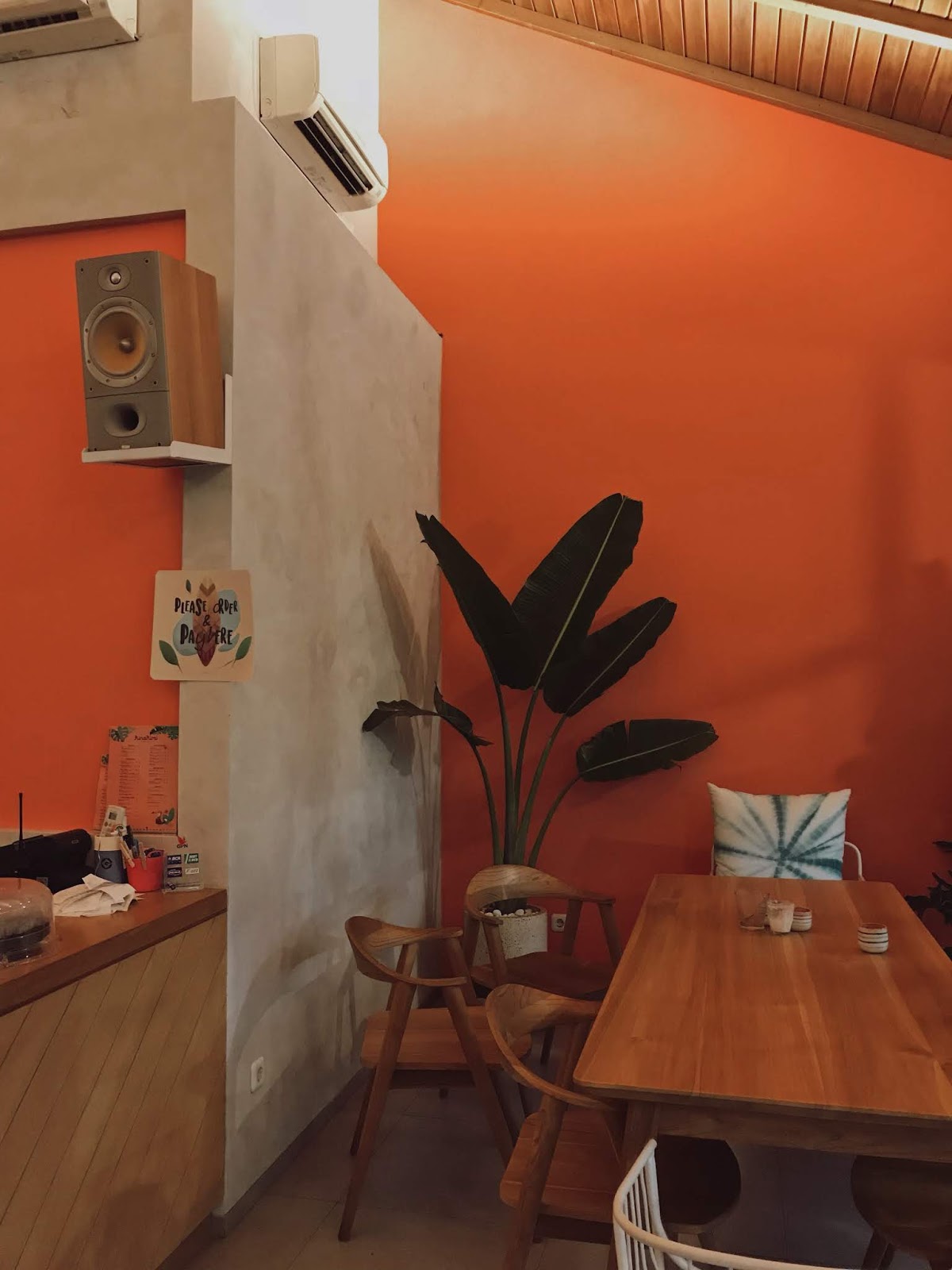 Must Visit & Taste: Kinokimi, Coffee Shop that Plays Good Songs!