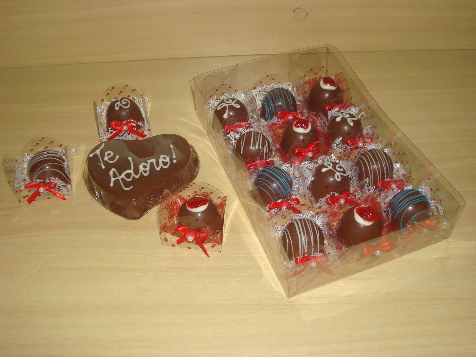 Zélia Martins Bombons Artesanais: Caixa de bombons para presente.