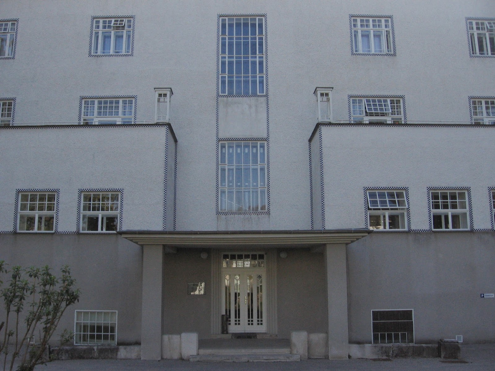 Scents of Sanity/Architecture of Madness: Josef Hoffmann's Purkersdorf ...