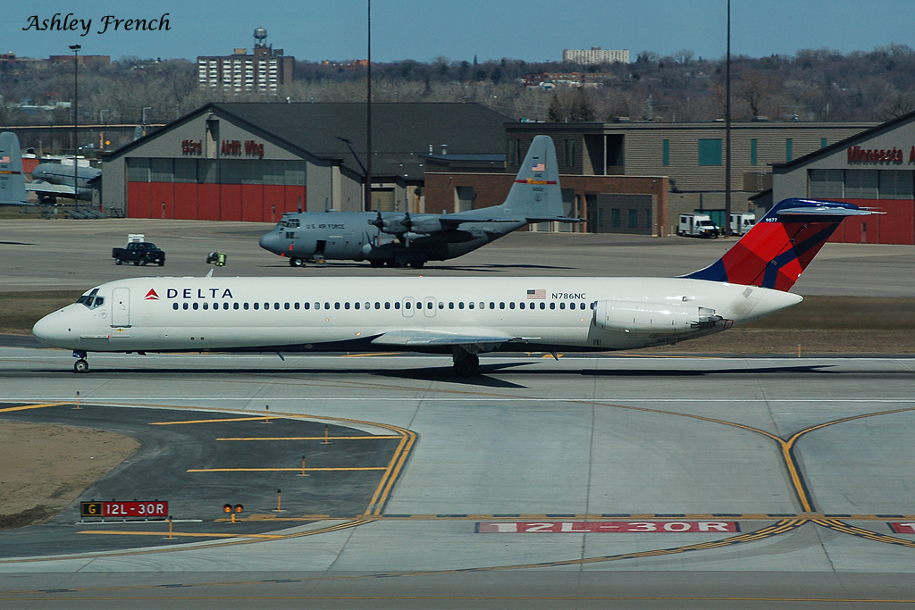 Ashley French Aviation Photography: Spotting Trips 2010