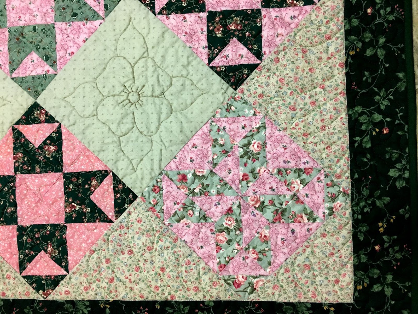 Elizabeth's Quilt Projects: Two Comfort Quilt Finishes
