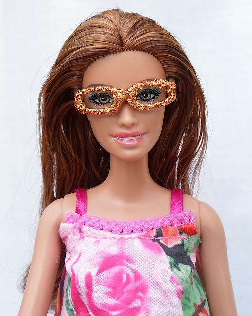 Happier Than A Pig In Mud: Adding Some Glittery Bling to Barbie Glasses