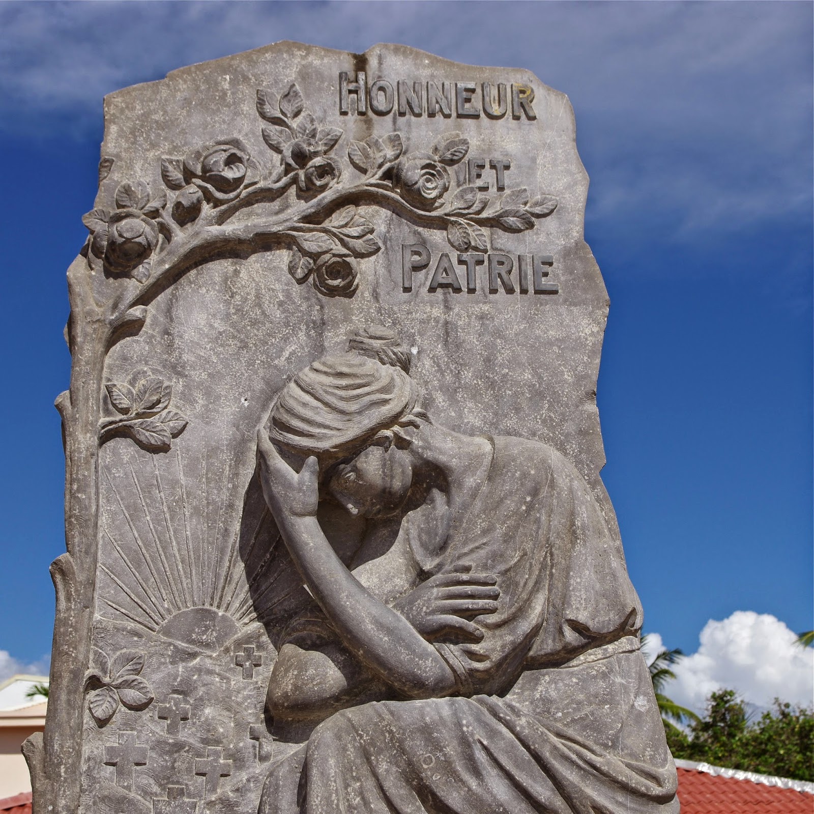 PHOTOS D'IL: Première expo " Les monuments aux morts de la Martinique"
