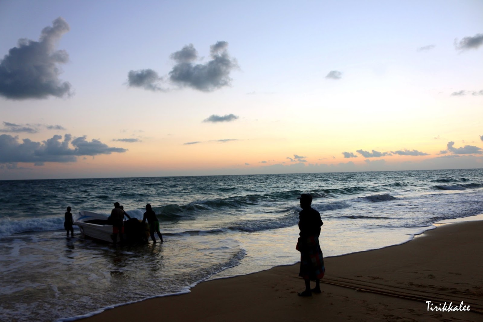 උතුරුකරයේ මා දැල් ඇදීම. - "Thirikkale" (තිරික්කලේ)