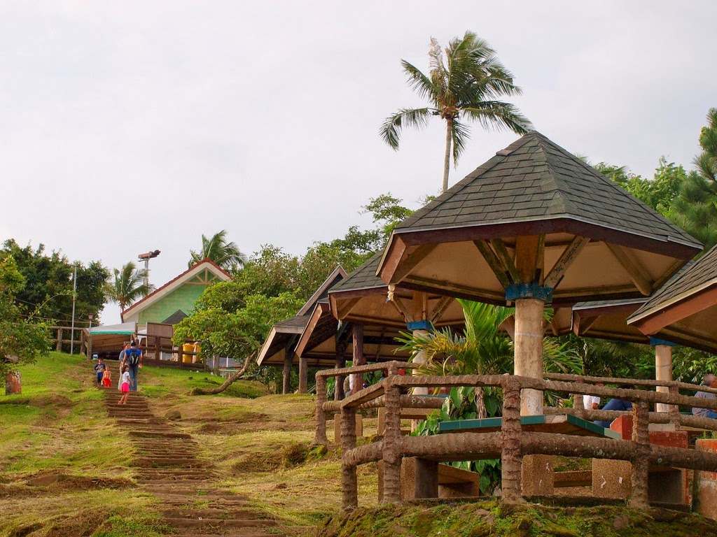 Tagaytay Tourist Spots: Picnic Grove: A Nice Place for Family Bonding