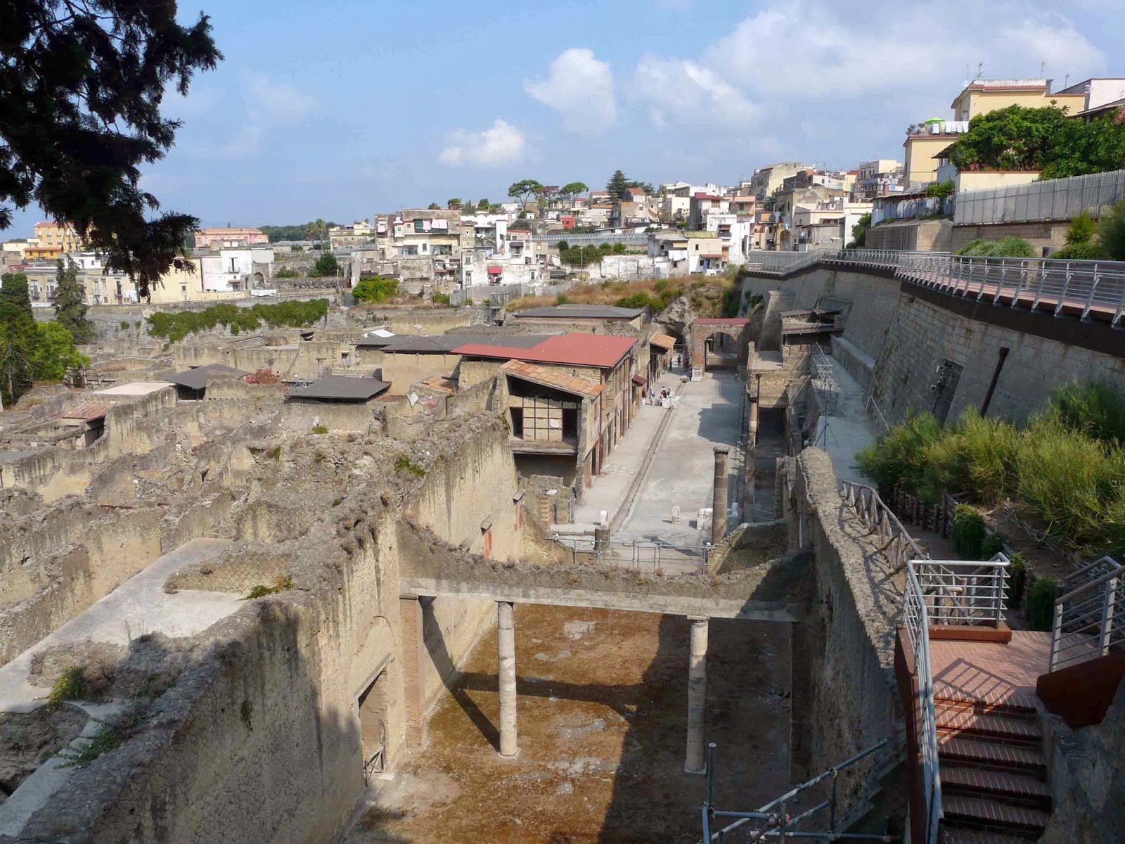 El mundo de Avekrénides. : Un paseo por Herculano. nº1