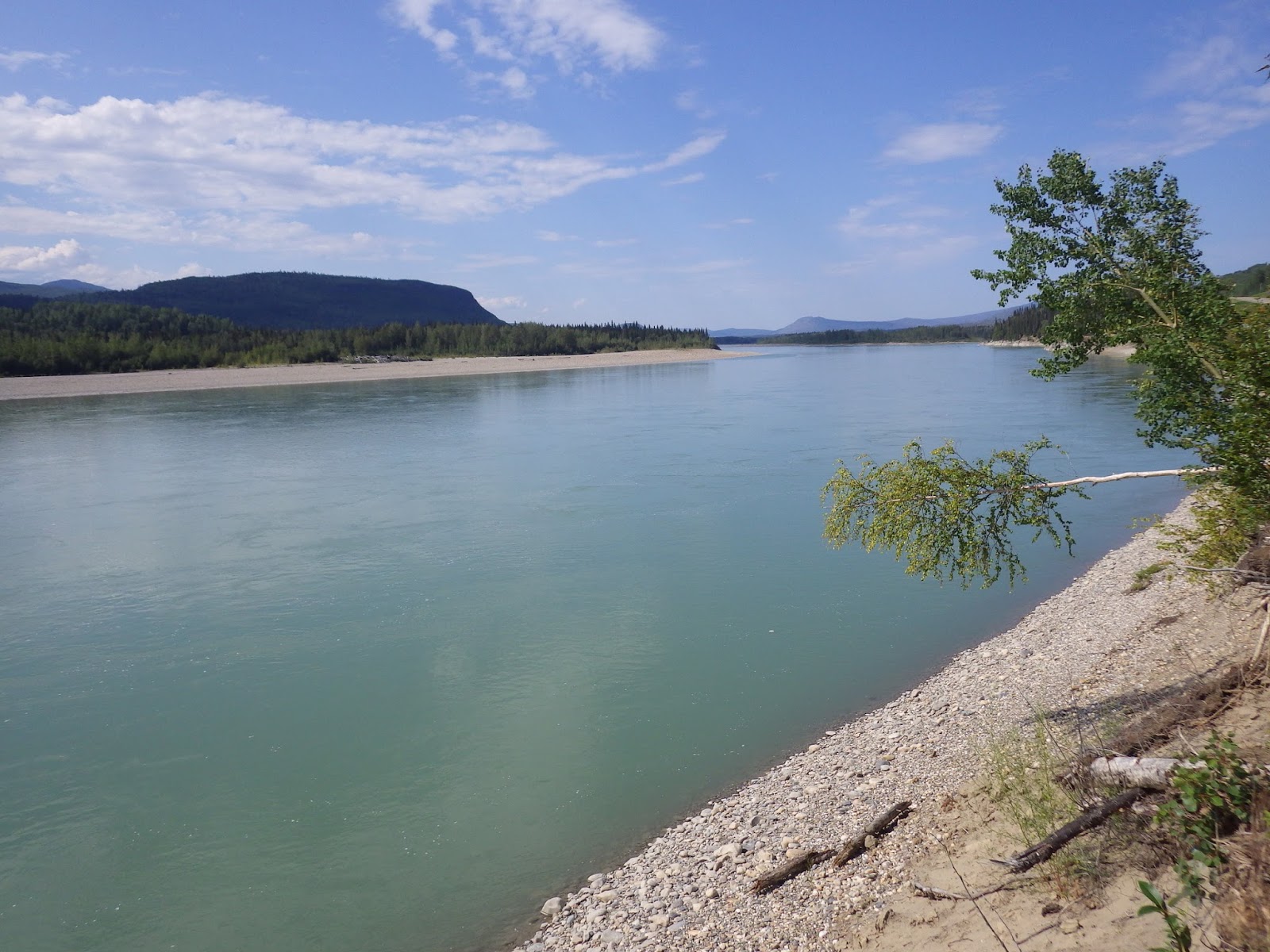 Dave'n'Kathy's Vagabond Blog: Exploring the Liard River