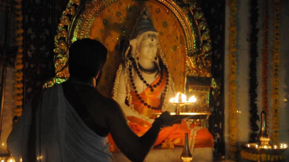 MUNDAKOPANISHAD : CHAPTER-3. SECTION-2. Mantram-9. ( Knower of Brahmam ...