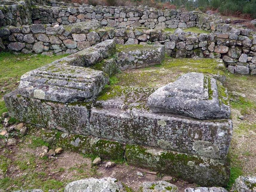 OffTheTracks: Portugal - Castro de Monte Mozinho - The roman presence ...