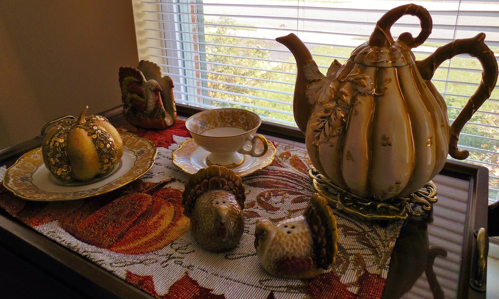 Teatime Journeys: Happy Thanksgiving! (tea cart)