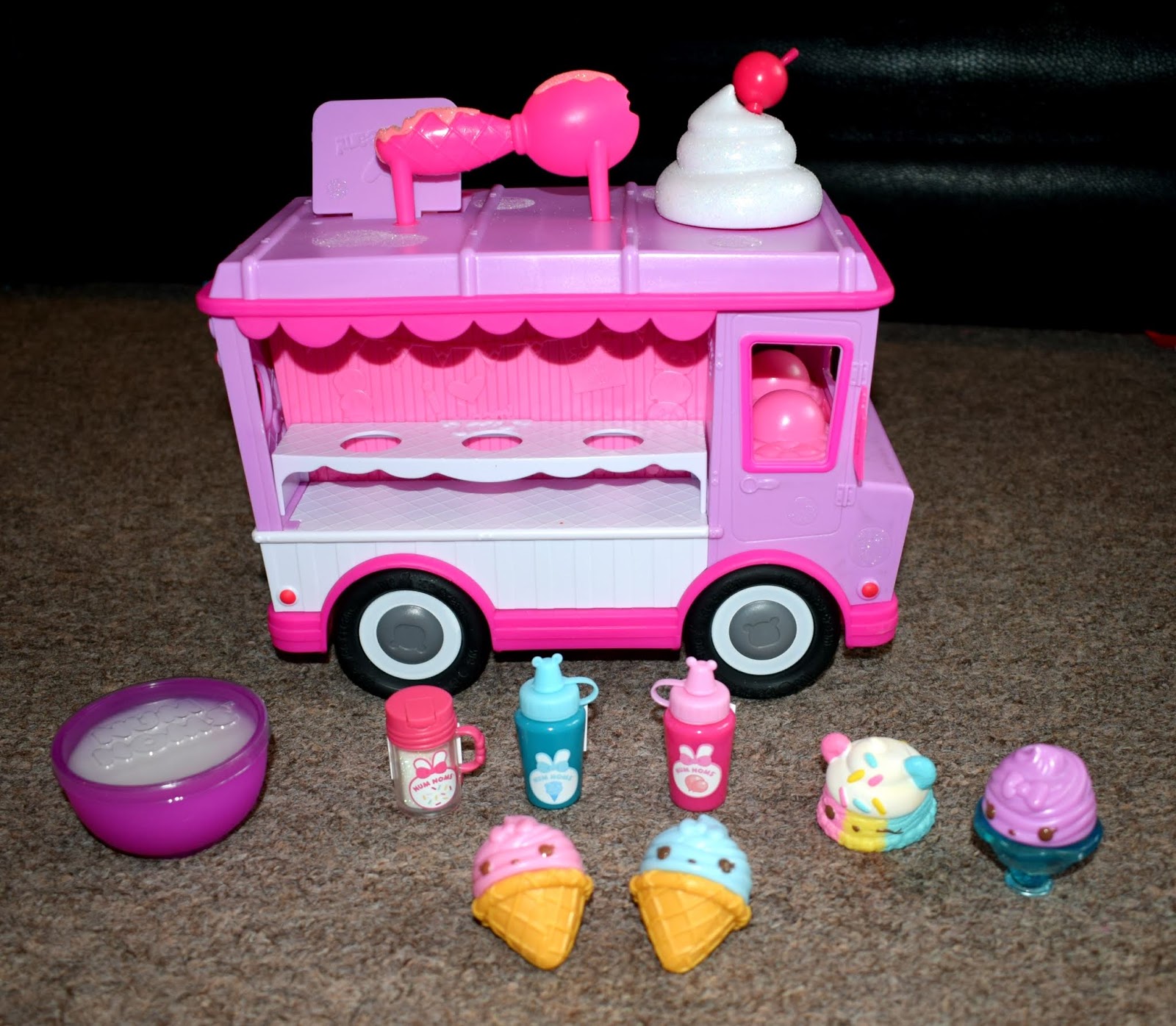 Tantrums To Smiles: Num Noms - Squishy, Scented Collectables. **REVIEW**
