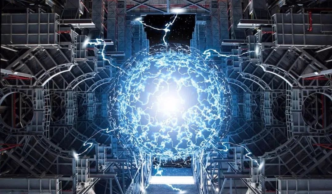 A general comparison between tokamak and stellarator plasmas