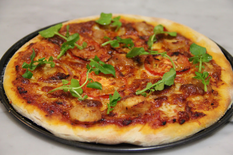 Tummy Thrills: Simple Smoked Chicken Pizza